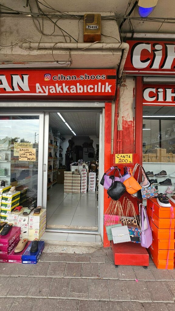 Ayakkabı mağazaları Cihan Ayakkabıcılık, Adana, foto