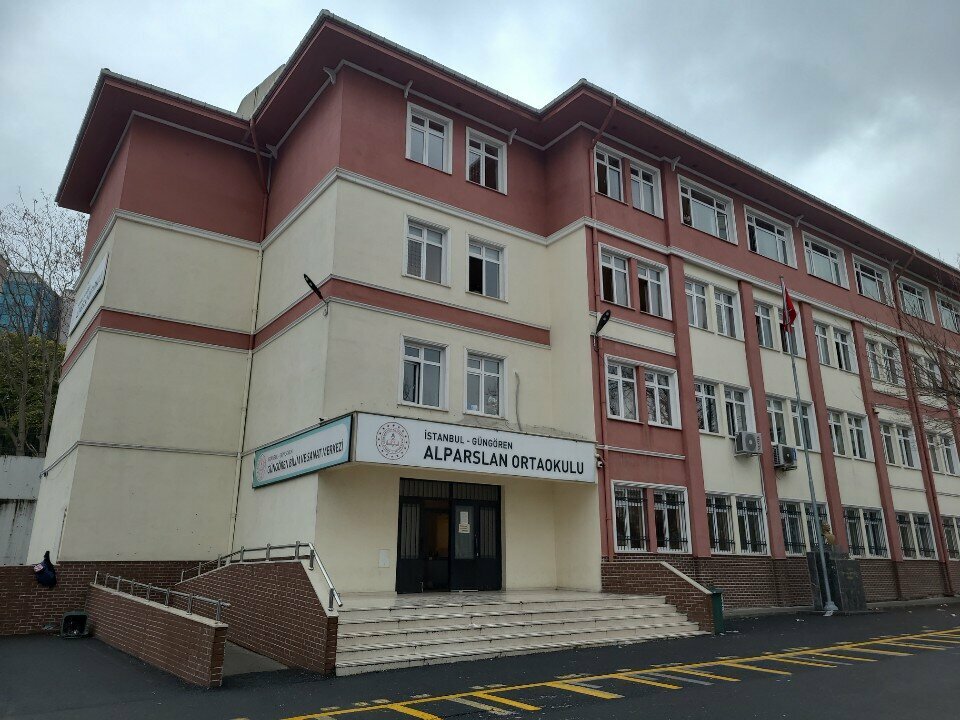 Ortaokul Alparslan Ortaokulu, İstanbul, foto