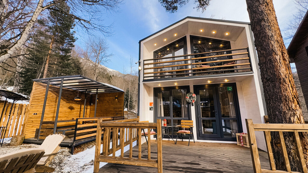 Resort oteller, tesisler Hyzhina lesnika, Karaçay‑Çerkez Cumhuriyeti, foto