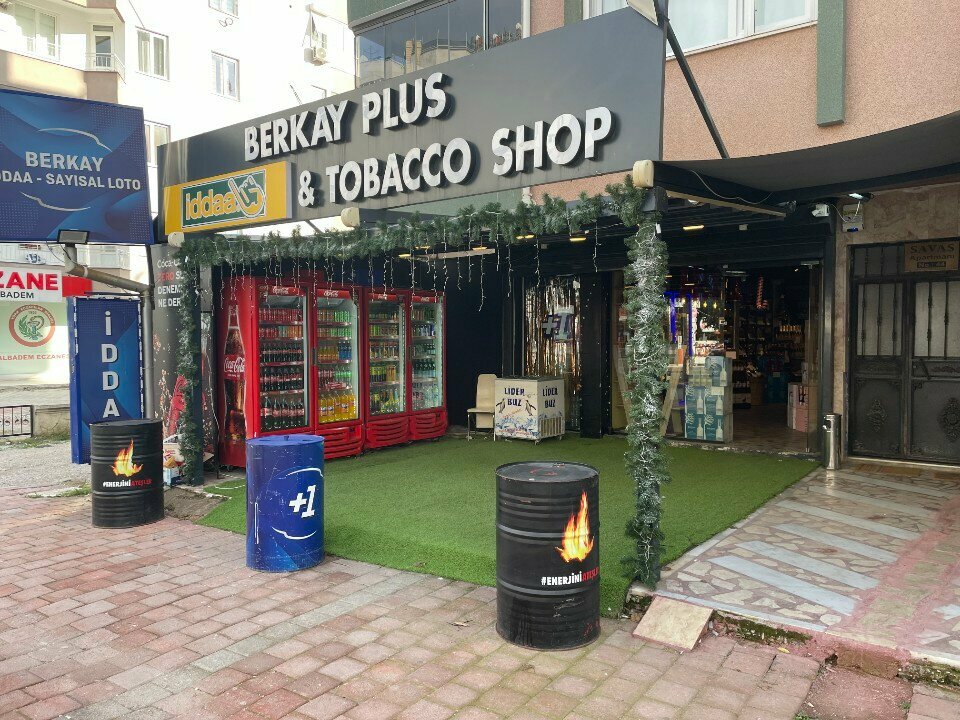 Alkollü içecekler Berkay Plus Kuruyemiş & Tobacco Shop, Antalya, foto