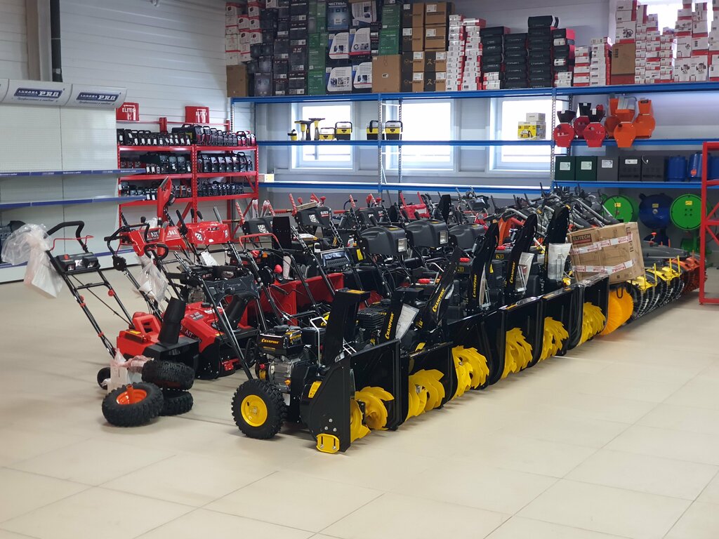 Elektrik ve benzinle çalışan aletler Каскад, Çernogorsk, foto