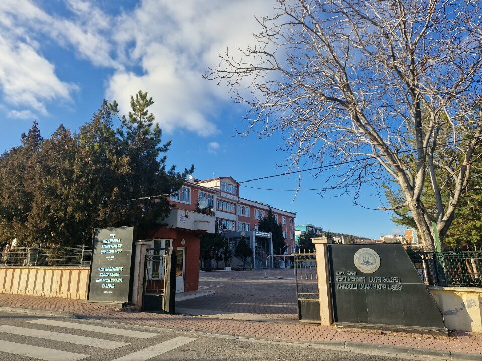 Lise Şehit Mehmet-Lütfi Gülşen Anadolu İmam Hatip Lisesi, Konya, foto