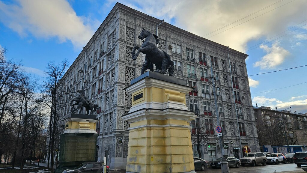 Park, sokak heykeli Диоскуры, укрощающие коней, Moskova, foto
