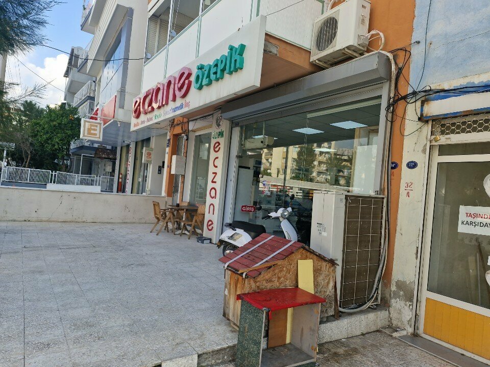 Eczaneler Özepik Eczanesi, İzmir, foto