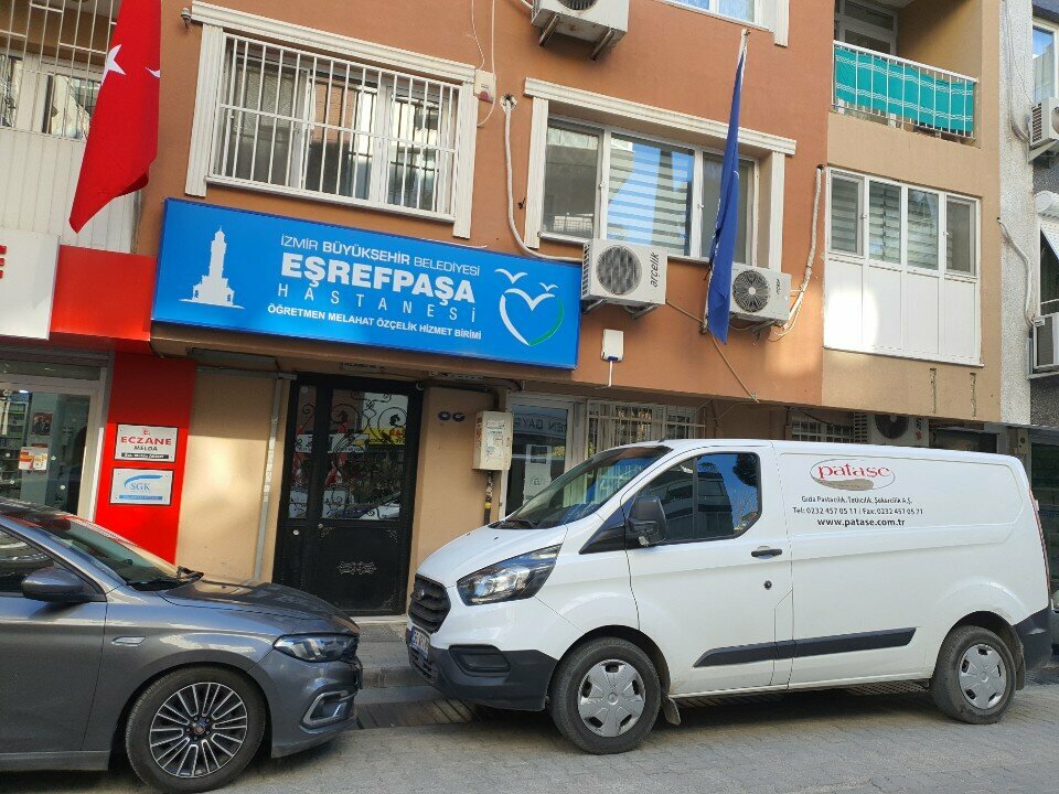 Özel muayenehaneler İbb Eşrefpaşa Hastanesi Karşıyaka Semt Polikliniği, İzmir, foto