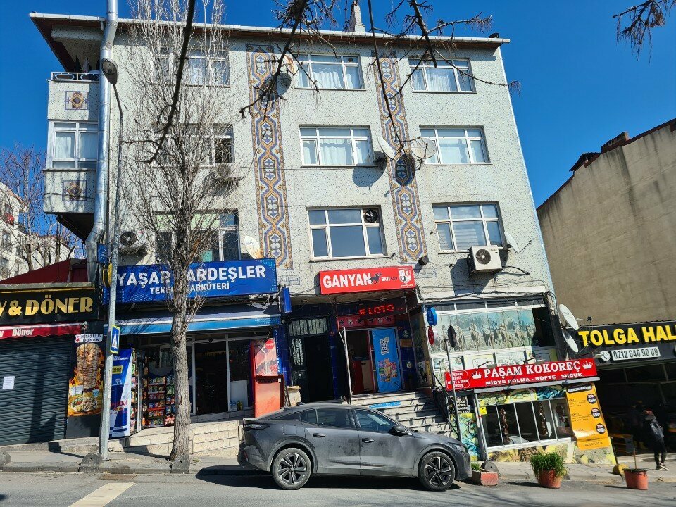 Bira dükkanı Yaşar Kardeşler Tekel Şarküteri, İstanbul, foto