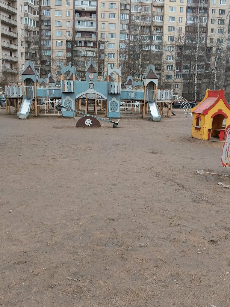 Oyun alanı Playground, Saint‑Petersburg, foto
