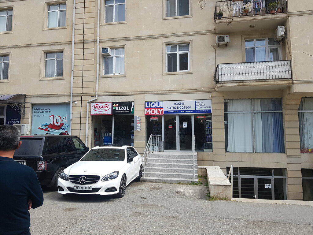 Otomobil servisi Top servis, Bakü, foto