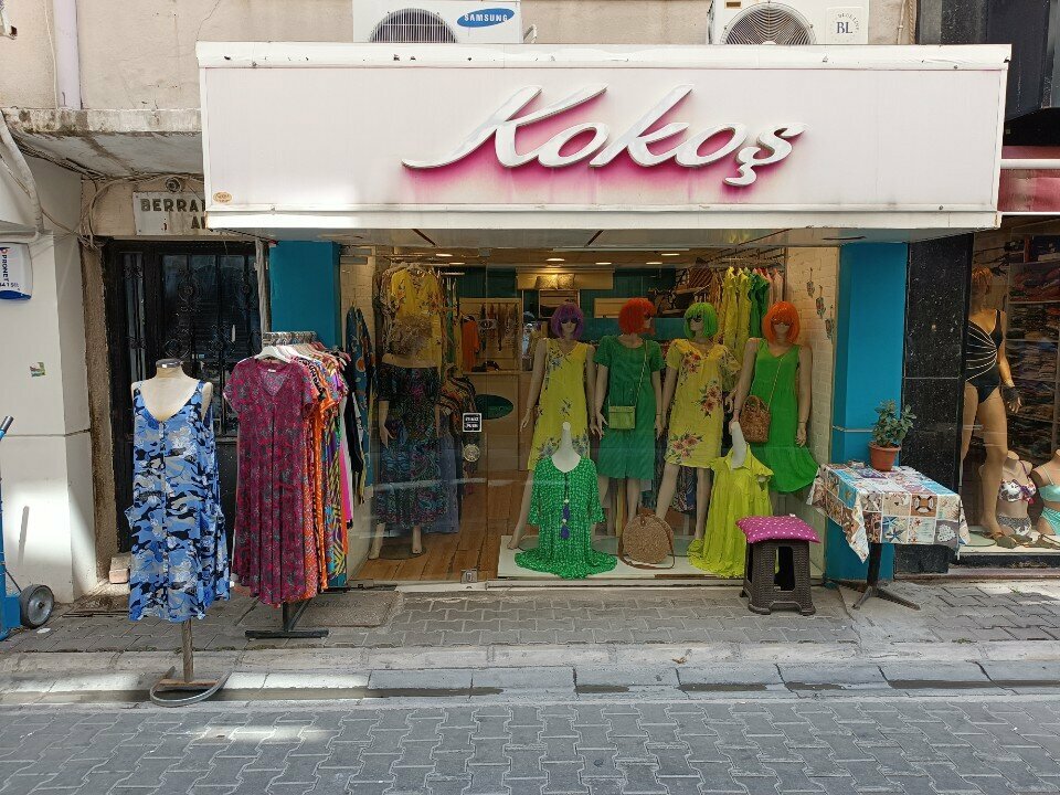 Giyim mağazası Kokoş, İzmir, foto