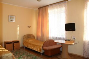 Uyut (No:13А, mikrorayon Industrialny, Iskitim), otel  Iskitim'den