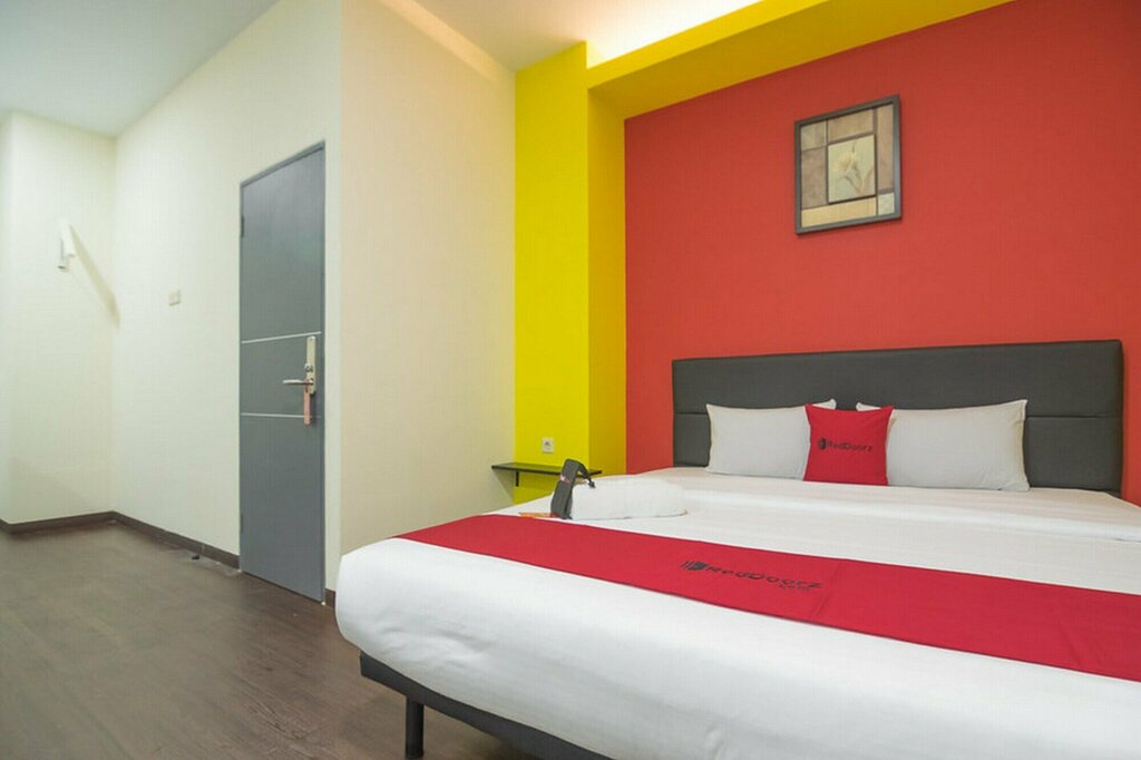 Otel RedDoorz near ITC Mangga Dua, Cakarta, foto