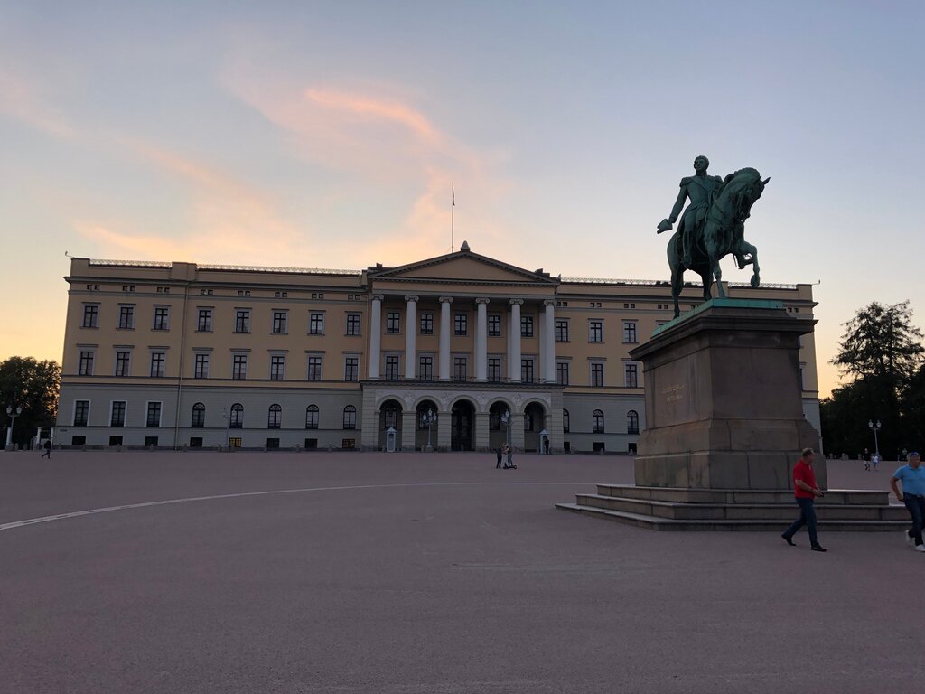 Turistik yerler Royal Palace Oslo, Oslo, foto