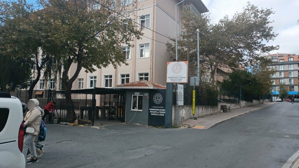 Lise Gürpınar Borsa İstanbul Mesleki ve Teknik Anadolu Lisesi, İstanbul, foto