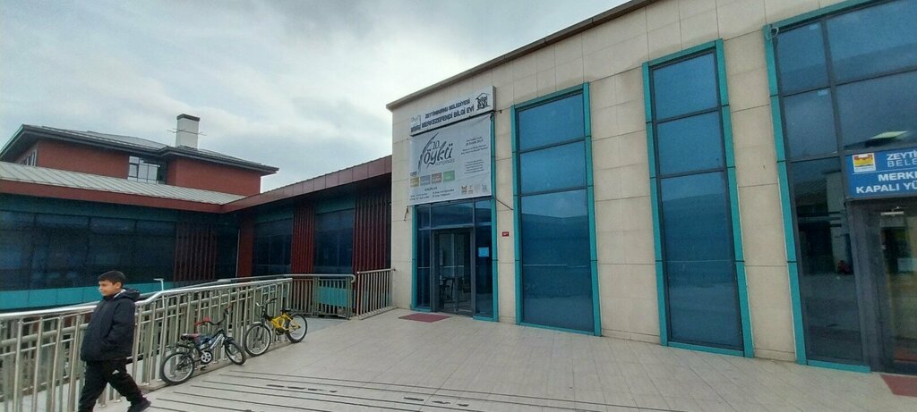 Eğitim merkezleri Merkezefendi Bilgi Evi, İstanbul, foto