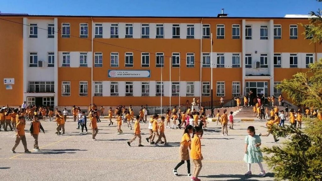 i̇lkokul Ayşe Sönmez İlkokulu, Konya, foto
