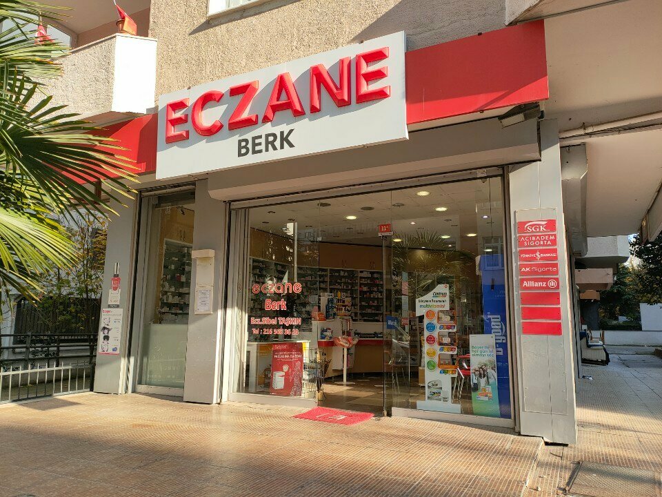 Eczaneler Berk Eczanesi, İstanbul, foto