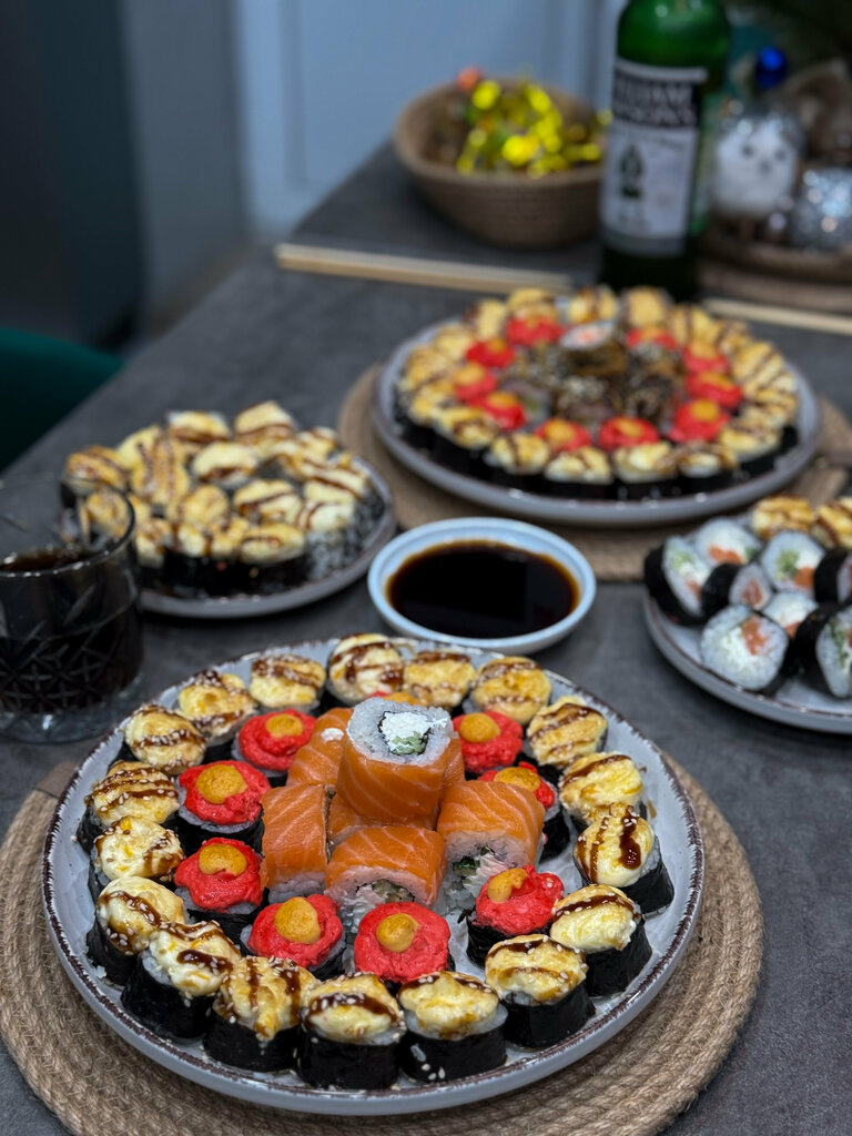 Hazır yemek teslim servisleri Maneki, Orel, foto