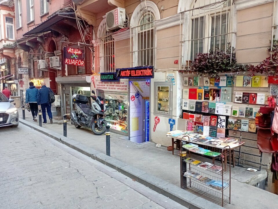 Anahtar ve kapı üreticileri Aktif Elektrik, İstanbul, foto