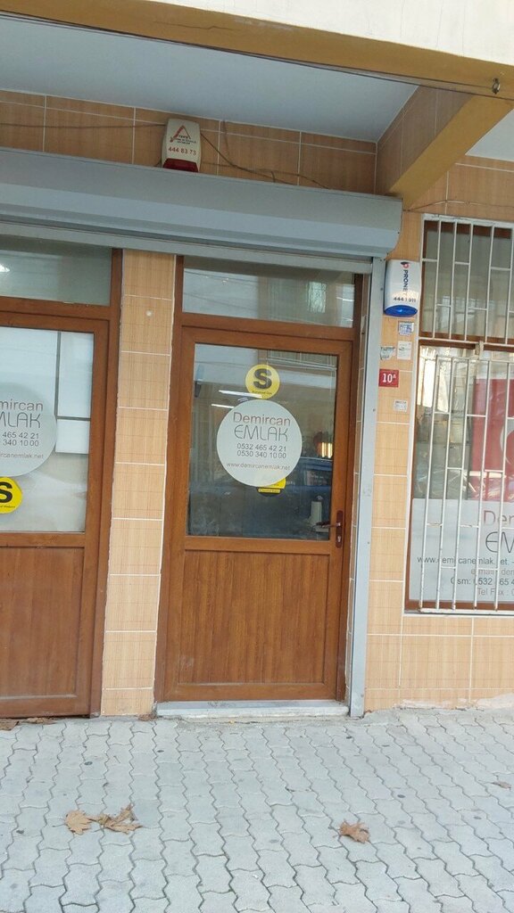 Emlak ofisi Demircan Emlak, İstanbul, foto