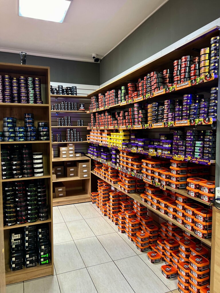 Tütün, sigara mağazaları Gusto Store, Astrahan, foto