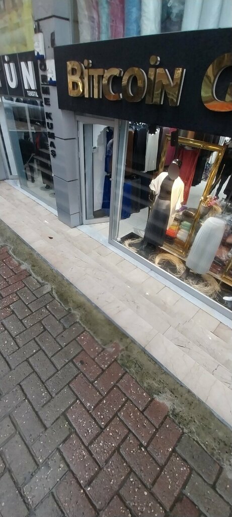 Giyim mağazası Bitcoin Group, İstanbul, foto