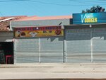Super pollo (Santa Cruz de la Sierra, Distrito Municipal 6, Subdistrito 199, Calle Siria), kablo firmaları  Santa‑Krus'tan