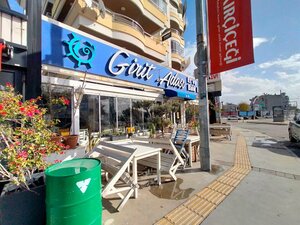 Girit Adası Balık Evi (İzmir, Karşıyaka, Caher Dudayev Blv., 79B), restoran  İzmir'den