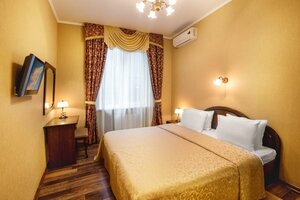 Gratz (ulitsa Montazhnikov No:3/4, Festivalny mikrorayon, Krasnodar), otel  Krasnodar'dan