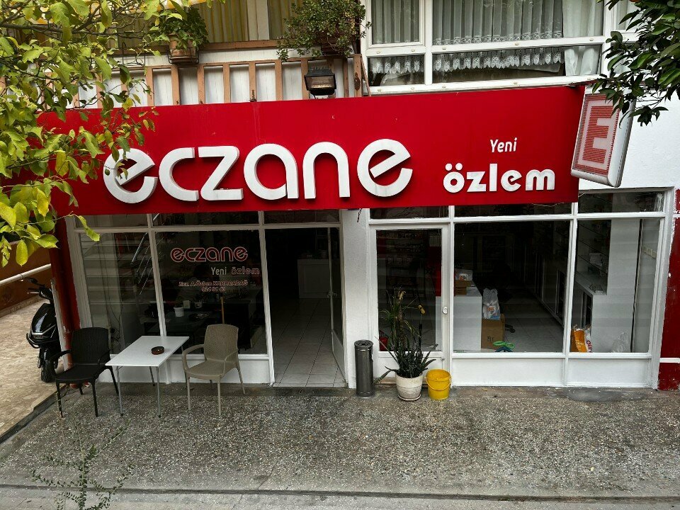 Eczaneler Yeni Özlem Eczane, Antalya, foto