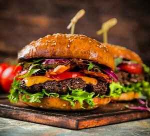 Mike's Burger & Steak House (İncilli, Karakol Cd. No:3 / 5, 54500 Karasu/Sakarya), fast food  Karasu'dan