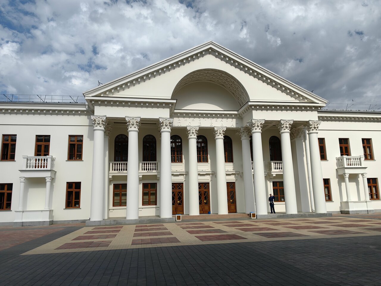 «8 театров Волгограда» фото материала