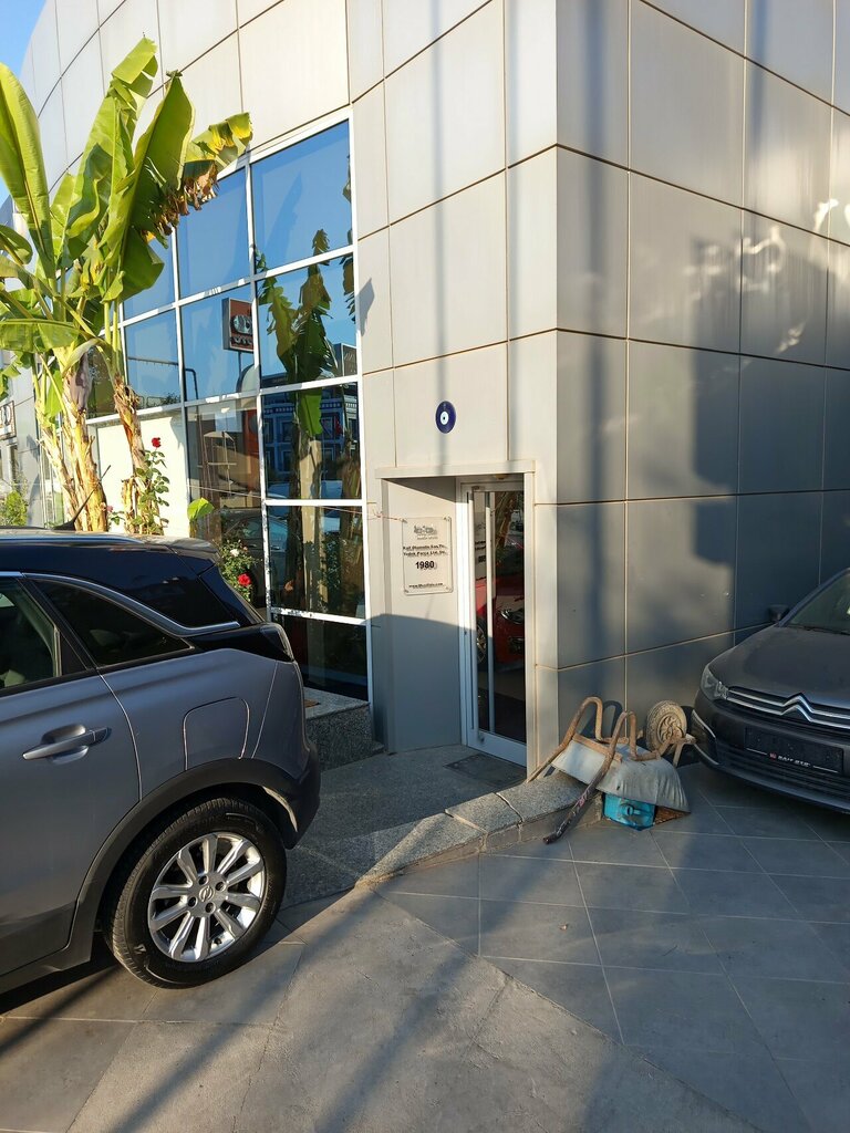 Otomobil satış galerileri Bb Raif Otomotiv, İzmir, foto