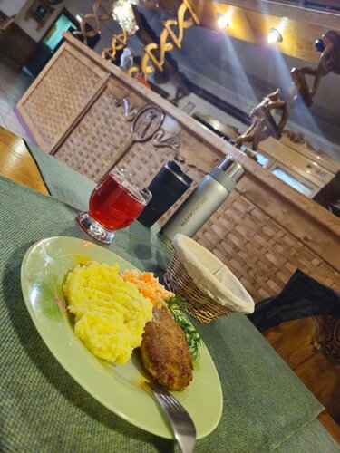 Kafe Belaya sova, Tiumen, foto