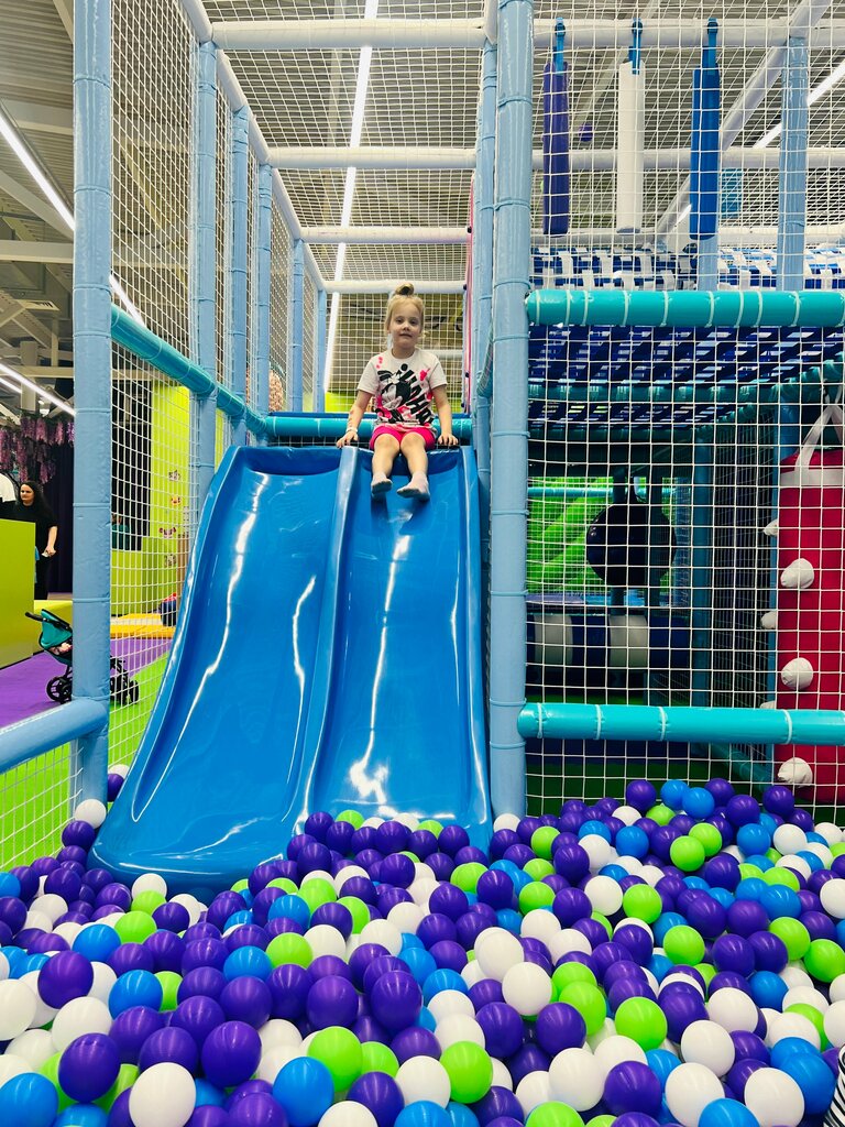 Çocuk oyun ekipmanları Zvezdnoe detstvo, Novosibirsk, foto