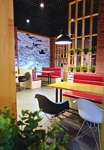 Farfor (Khanty-Mansiysk, Zavodskaya ulitsa, 26), cafe  Hantı‑Mansi'den