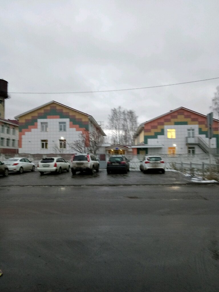 Otoparklar Parking lot, Yekaterinburg, foto