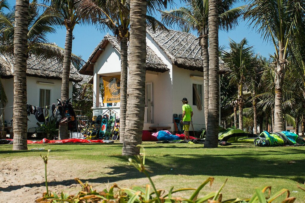 Spor kulüpleri Кайт школа Pama Kite School, обучение кайтсерфину, Вьетнам, Муйне прокат кайт и серф оборудования, Phan Thiet, foto