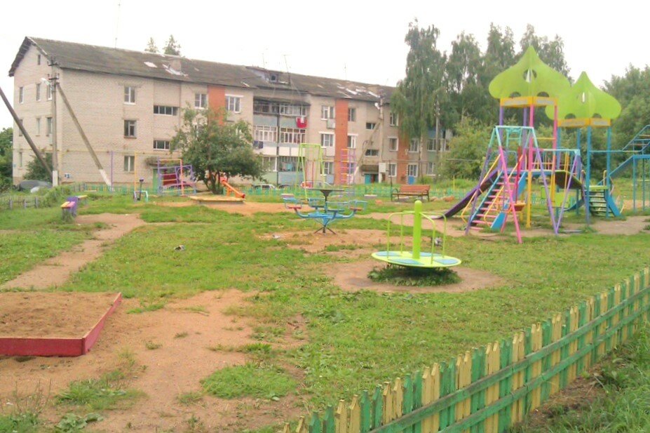Oyun alanı Playground, Yaroslavskaya oblastı, foto