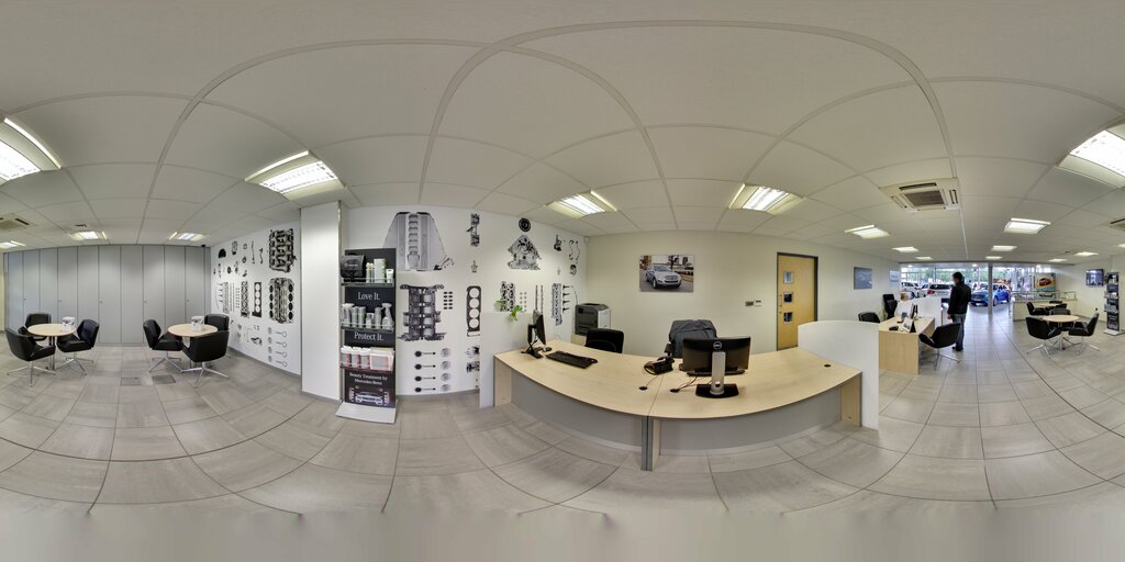 Otomobil satış galerileri Mercedes-Benz of Bristol, İngiltere, foto