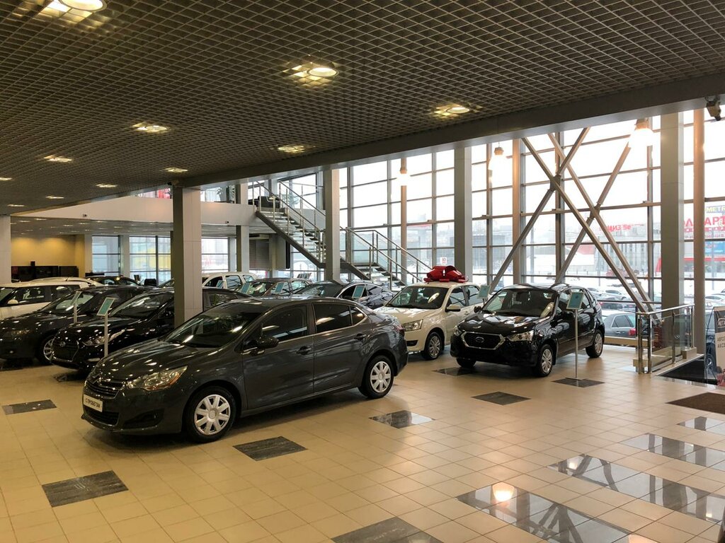 Otomobil satış galerileri Auto-polus, Saint‑Petersburg, foto