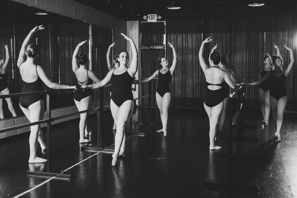 Dans okulları K Studio, Columbus, foto