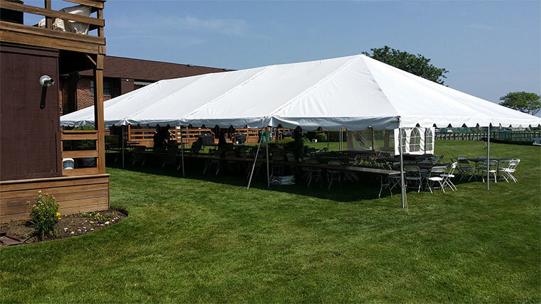 Çerçeve ve çadır yapıları Gabowabo Party Rental, New York Eyaleti, foto
