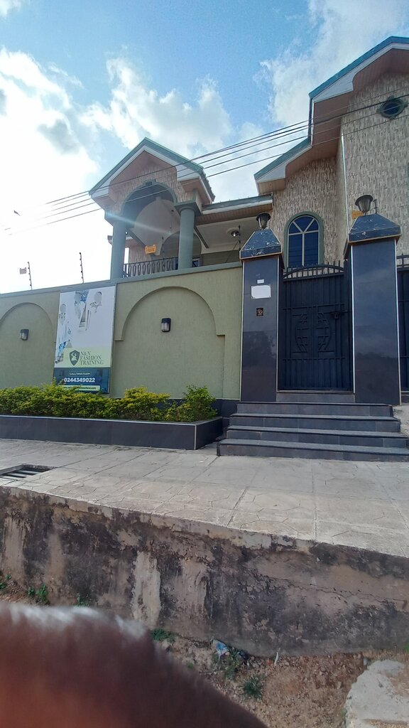 Moda evleri N&N Fashion Training, Dünya, foto