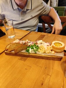 Goncharov (Kaluga Region, Dzerzhinskiy rayon, gorodskoye poseleniye Polotnyany Zavod), kafe  Kalujskaya oblastından