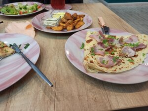 Desertal (Teatralnaya ploshchad No:3А), kafe  Kimry'den