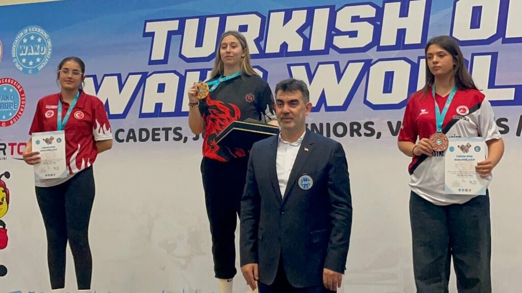 Lise Şehit Mehmet Günenç Anadolu Lisesi, Bandırma, foto