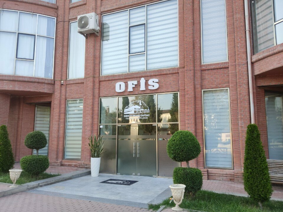 Alışveriş merkezleri Gəncə Grand Qafqaz Ticarət Kompleksi, Gence, foto