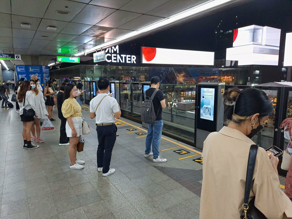Metro istasyonu Chong Nonsi BTS station, Bangkok, foto