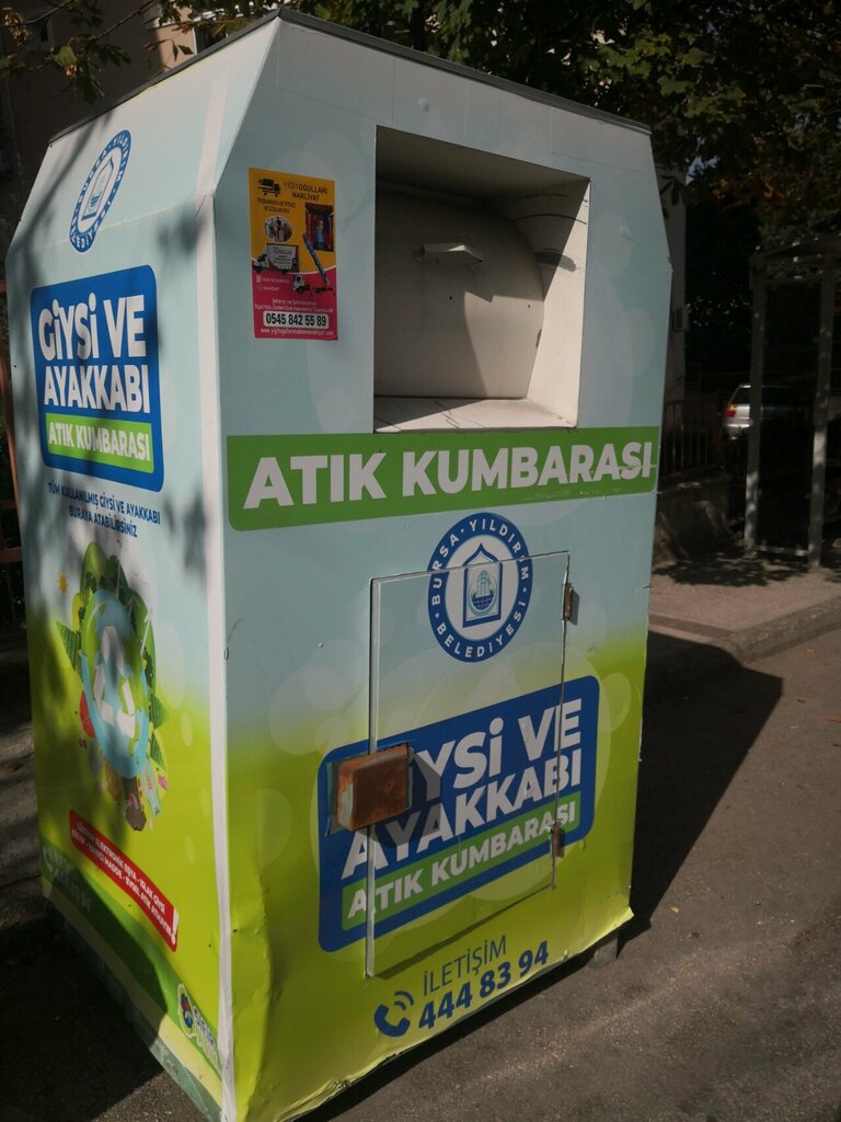 Atık depolama alanı Atık kumbarası, Bursa, foto