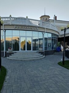 Pride Restaurant (Khabarovskaya ulitsa No:10), restoran  Volgograd'dan